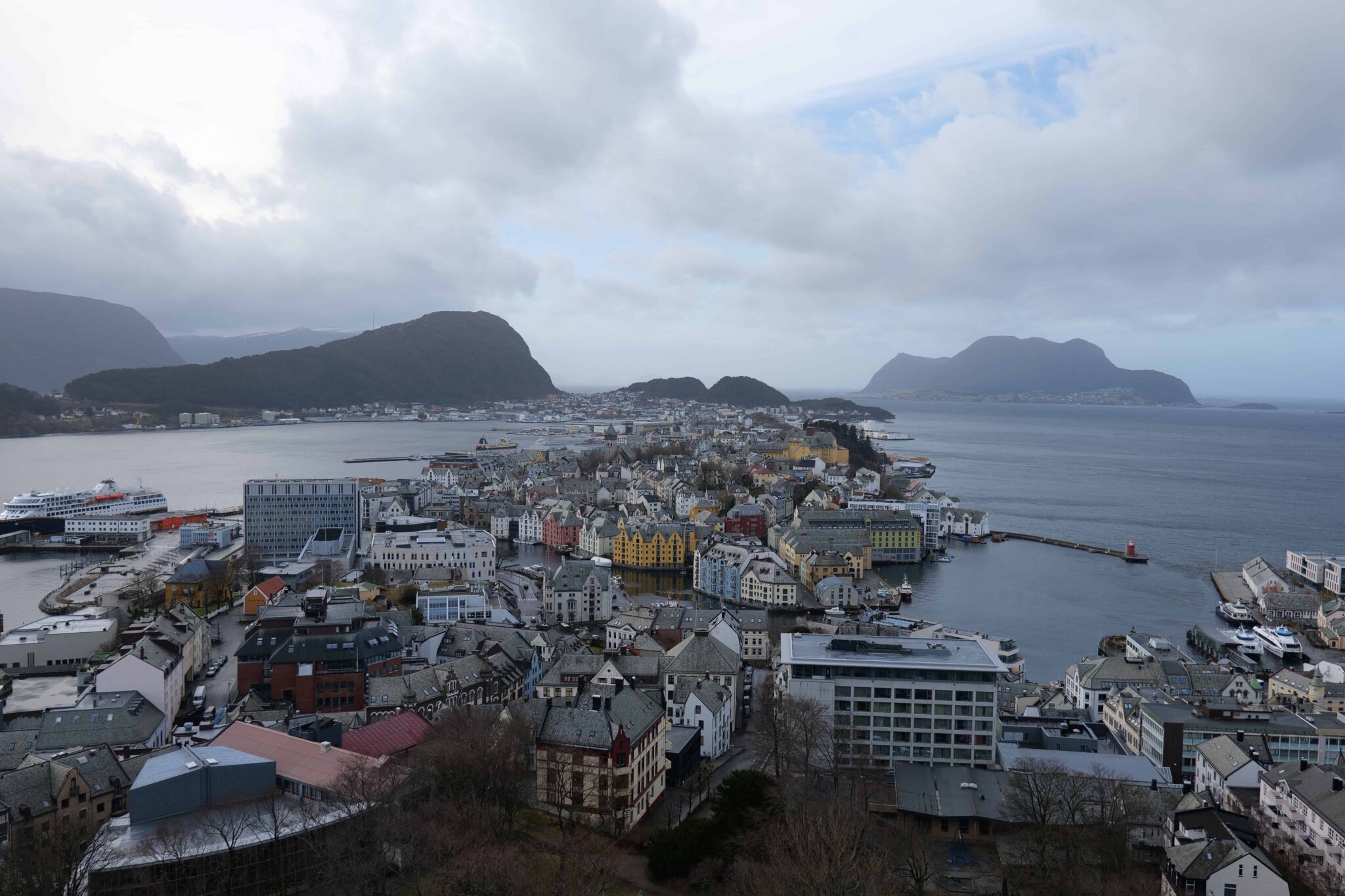 Mount Aksla Hike: How to Find the Best Ålesund Viewpoint